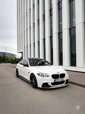 White BMW 525 2011 in Vilnius, with an engine capacity of 2.99 L and mileage of 328 thousand km for 15000 €, photo 7 on AUTOMOTO.COM.LV