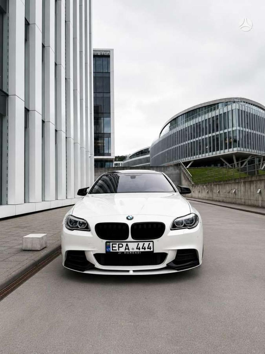 White BMW 525 2011 in Vilnius, with an engine capacity of 2.99 L and mileage of 328 thousand km for 15000 €, photo 8 on AUTOMOTO.COM.LV