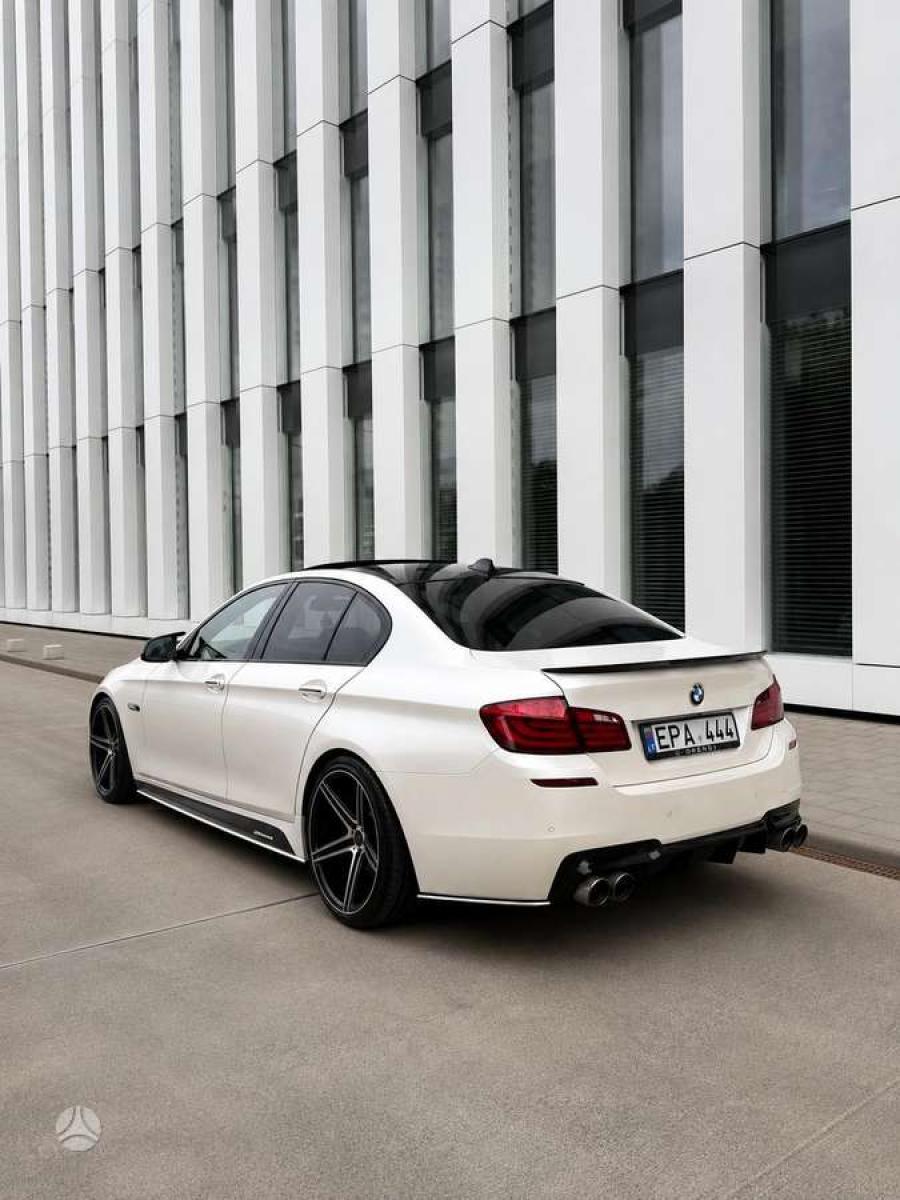 White BMW 525 2011 in Vilnius, with an engine capacity of 2.99 L and mileage of 328 thousand km for 15000 €, photo 10 on AUTOMOTO.COM.LV