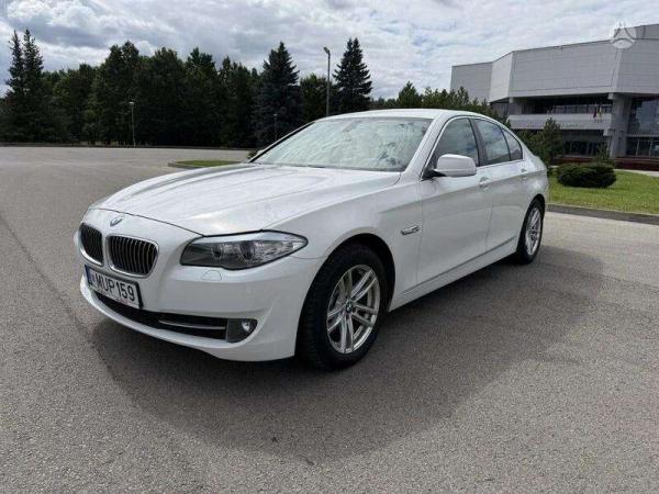 Balts BMW 525 2011 Alīta, ar dzinēja tilpumu 2.99 L un nobraukumu 244 tūkst. km par 8800 €, foto 4 vietnē AUTOMOTO.COM.LV