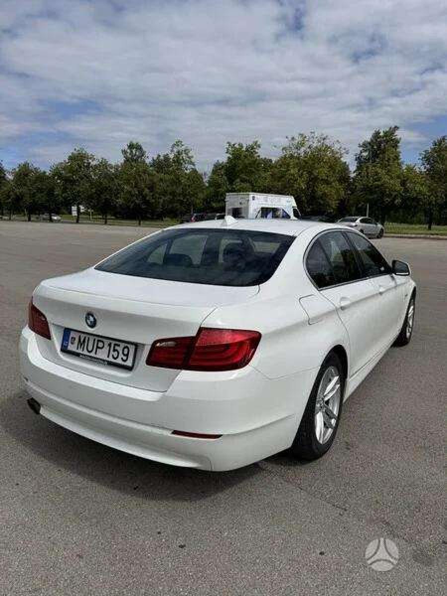White BMW 525 2011 in Alytus, with an engine capacity of 2.99 L and mileage of 244 thousand km for 8800 €, photo 6 on AUTOMOTO.COM.LV