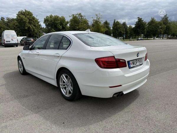 Balts BMW 525 2011 Alīta, ar dzinēja tilpumu 2.99 L un nobraukumu 244 tūkst. km par 8800 €, foto 7 vietnē AUTOMOTO.COM.LV