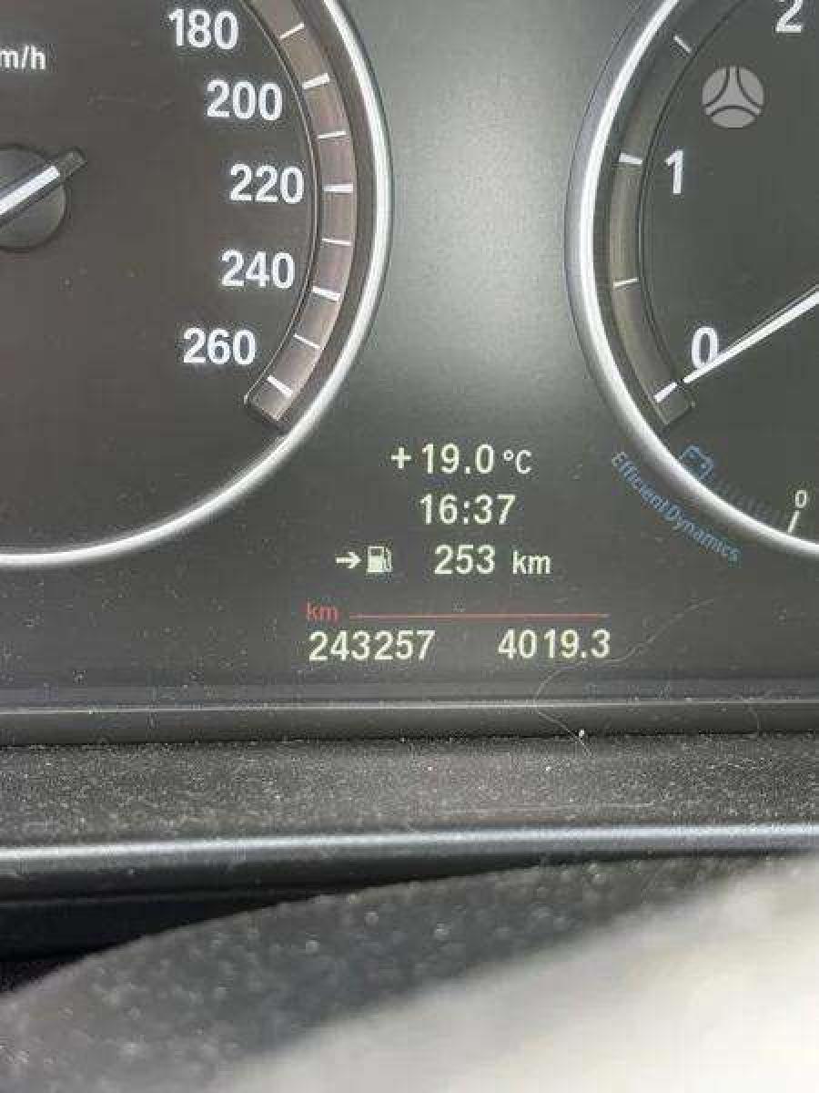 White BMW 525 2011 in Alytus, with an engine capacity of 2.99 L and mileage of 244 thousand km for 8800 €, photo 10 on AUTOMOTO.COM.LV
