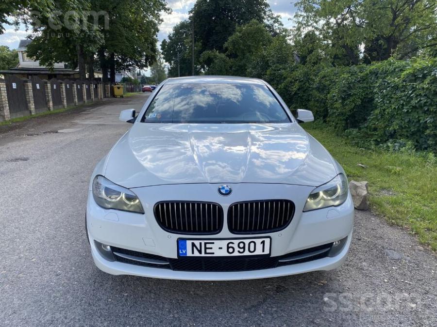 White BMW 525 2012 in Riga, with an engine capacity of 2.00 L and mileage of 225 thousand km for 10750 €, photo 1 on AUTOMOTO.COM.LV