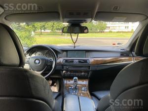 White BMW 525 2012 in Riga, with an engine capacity of 2.00 L and mileage of 225 thousand km for 10750 €, photo 7 on AUTOMOTO.COM.LV