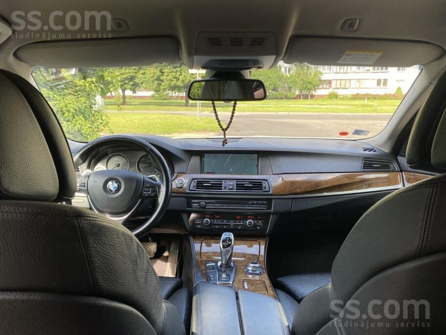 White BMW 525 2012 in Riga, with an engine capacity of 2.00 L and mileage of 225 thousand km for 10750 €, photo 7 on AUTOMOTO.COM.LV