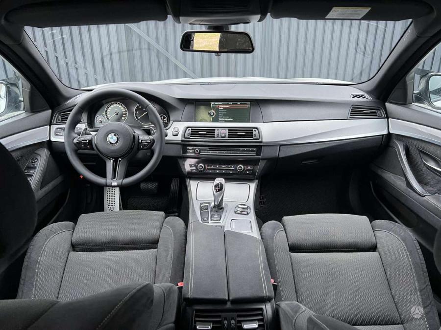 White BMW 525 2013 in Vilnius, with an engine capacity of 2.00 L and mileage of 361 thousand km for 9200 €, photo 12 on AUTOMOTO.COM.LV