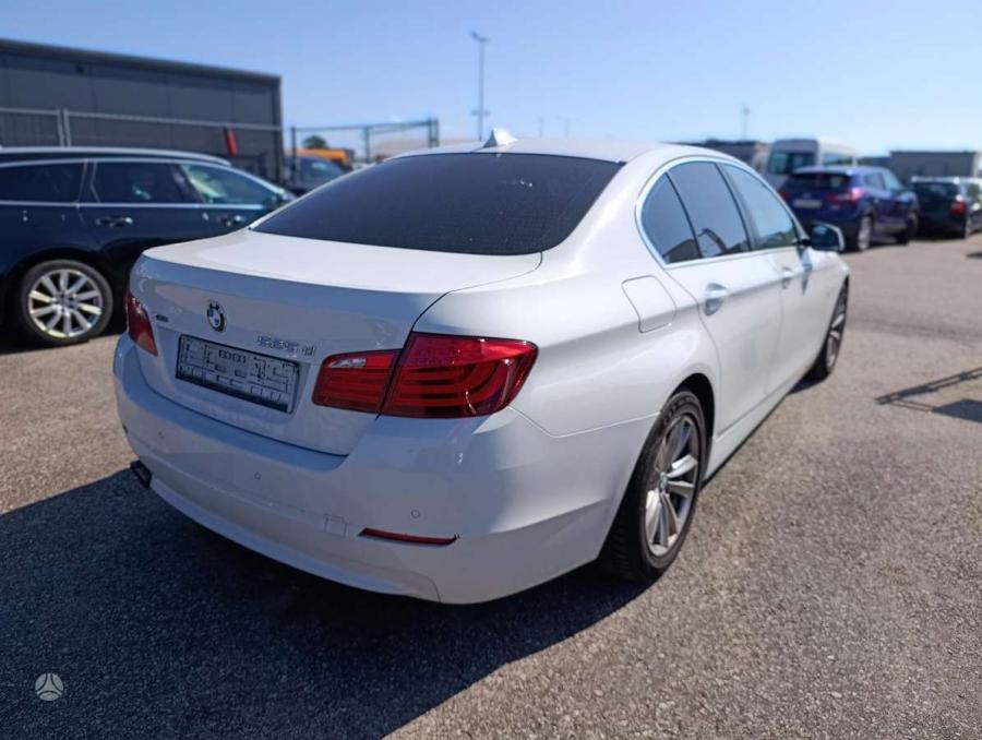 White BMW 525 2013 in Marijampole, with an engine capacity of 2.00 L and mileage of 365 thousand km for 5500 €, photo 12 on AUTOMOTO.COM.LV