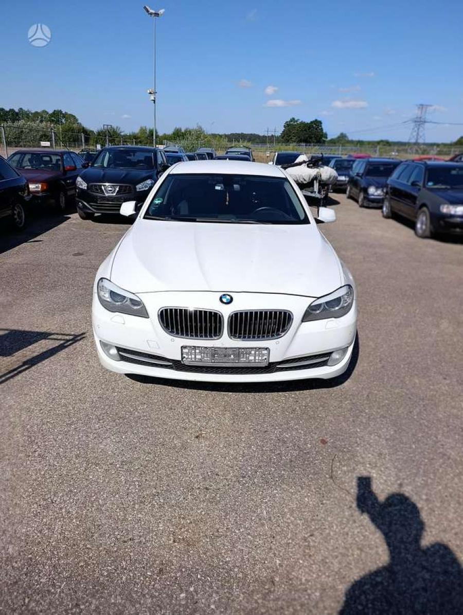 White BMW 525 2013 in Marijampole, with an engine capacity of 2.00 L and mileage of 365 thousand km for 5500 €, photo 16 on AUTOMOTO.COM.LV