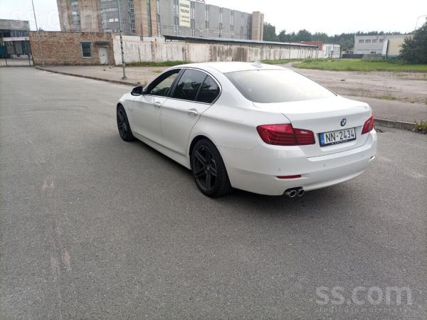 Белый БМВ 525 2015 в Рига, объемом двигателя 2.00 л и пробегом 242 тыс. км за 11500 €, фото 4 на AUTOMOTO.COM.LV
