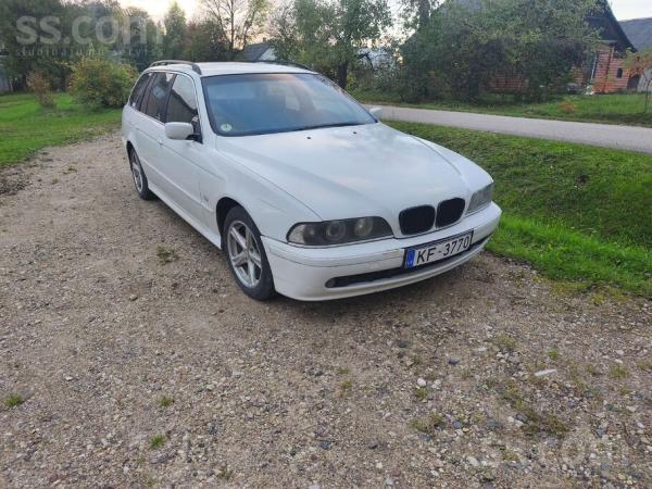 Белый БМВ 525 2002 в Резекне, объемом двигателя 2.50 л и пробегом 384 тыс. км за 2250 €, фото 1 на AUTOMOTO.COM.LV