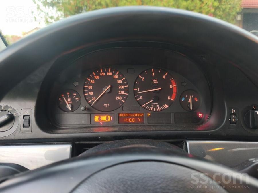 Balts BMW 525 2002 Rēzekne, ar dzinēja tilpumu 2.50 L un nobraukumu 384 tūkst. km par 2250 €, foto 9 vietnē AUTOMOTO.COM.LV