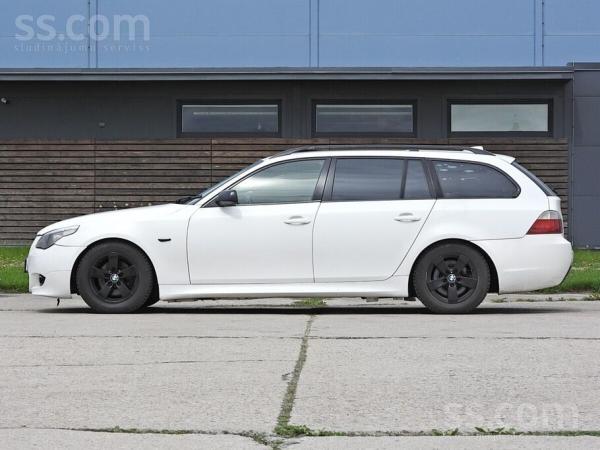 Balts BMW 525 2005 Rīga, ar dzinēja tilpumu 2.50 L un nobraukumu 321 tūkst. km par 5300 €, foto 4 vietnē AUTOMOTO.COM.LV