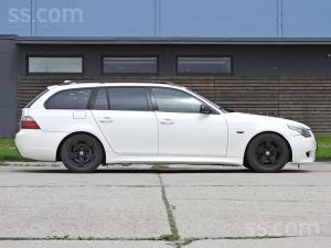 Balts BMW 525 2005 Rīga, ar dzinēja tilpumu 2.50 L un nobraukumu 321 tūkst. km par 5300 €, foto 9 vietnē AUTOMOTO.COM.LV