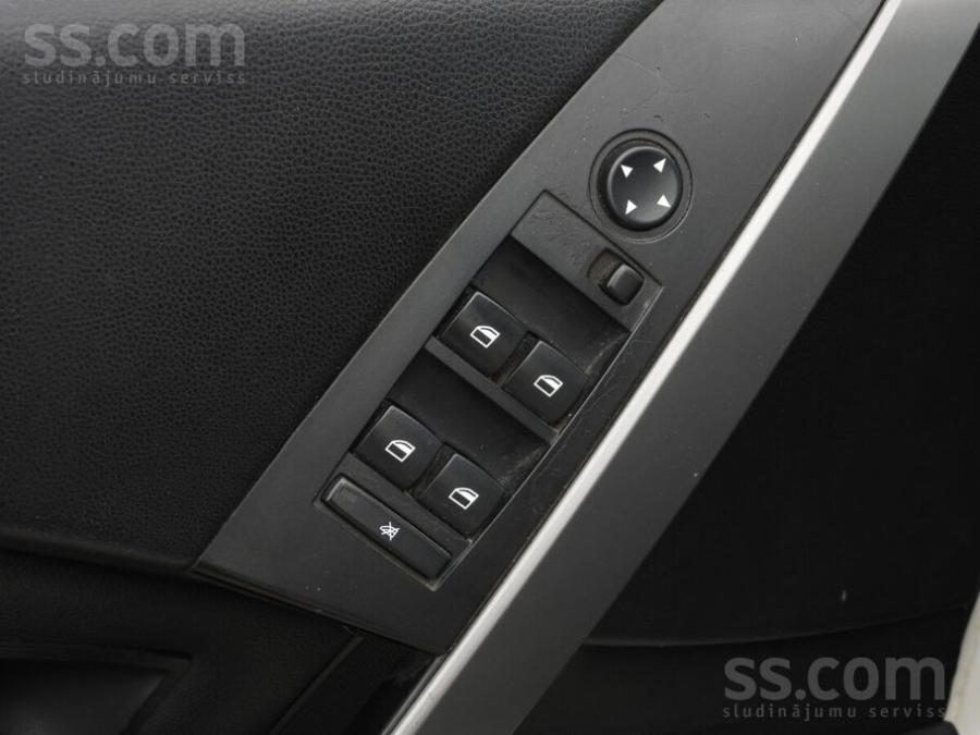 Balts BMW 525 2005 Rīga, ar dzinēja tilpumu 2.50 L un nobraukumu 321 tūkst. km par 5300 €, foto 26 vietnē AUTOMOTO.COM.LV