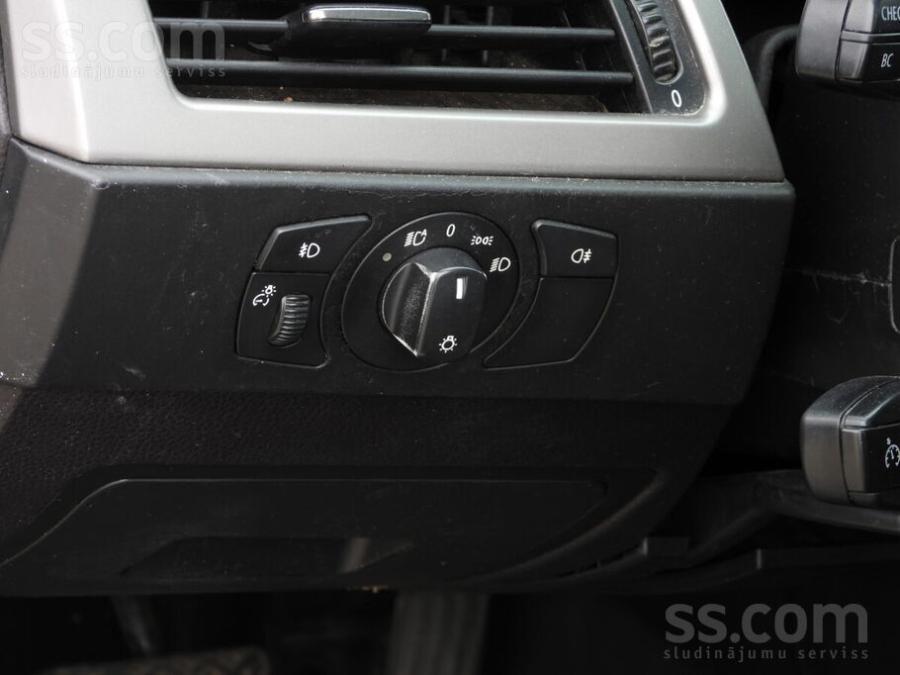 Balts BMW 525 2005 Rīga, ar dzinēja tilpumu 2.50 L un nobraukumu 321 tūkst. km par 5300 €, foto 27 vietnē AUTOMOTO.COM.LV