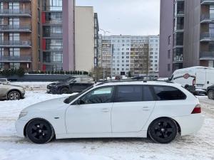 White BMW 525 2005 in Riga, with an engine capacity of 2.50 L and mileage of 306 thousand km for 3690 €, photo 3 on AUTOMOTO.COM.LV