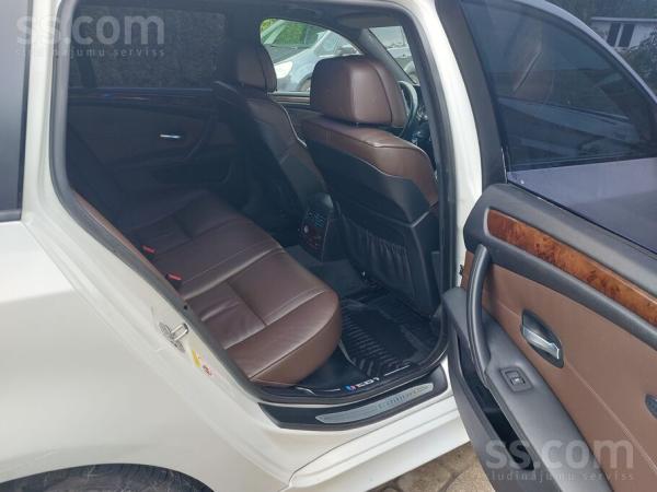 White BMW 525 2008 in Ogre, with an engine capacity of 3.00 L and mileage of 290 thousand km for 5200 €, photo 10 on AUTOMOTO.COM.LV