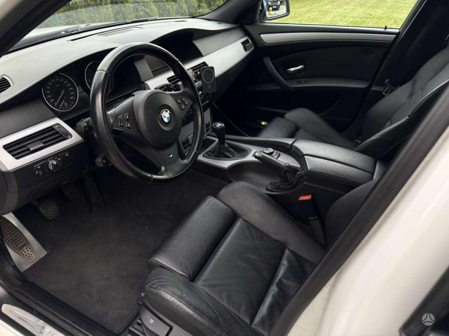 Balts BMW 525 2009 Viļņa, ar dzinēja tilpumu 3.00 L un nobraukumu 256 tūkst. km par 6200 €, foto 10 vietnē AUTOMOTO.COM.LV
