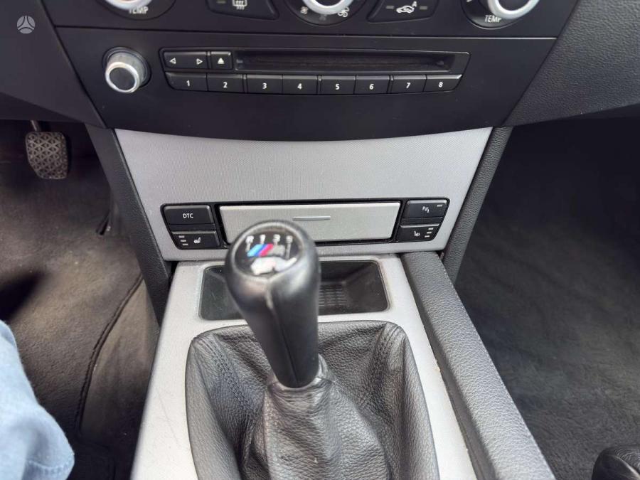 Balts BMW 525 2009 Viļņa, ar dzinēja tilpumu 3.00 L un nobraukumu 256 tūkst. km par 6200 €, foto 14 vietnē AUTOMOTO.COM.LV
