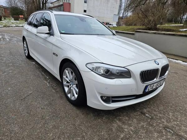Balts BMW 525 2011 Jēkabpils, ar dzinēja tilpumu 3.00 L un nobraukumu 247 tūkst. km par 9690 €, foto 2 vietnē AUTOMOTO.COM.LV