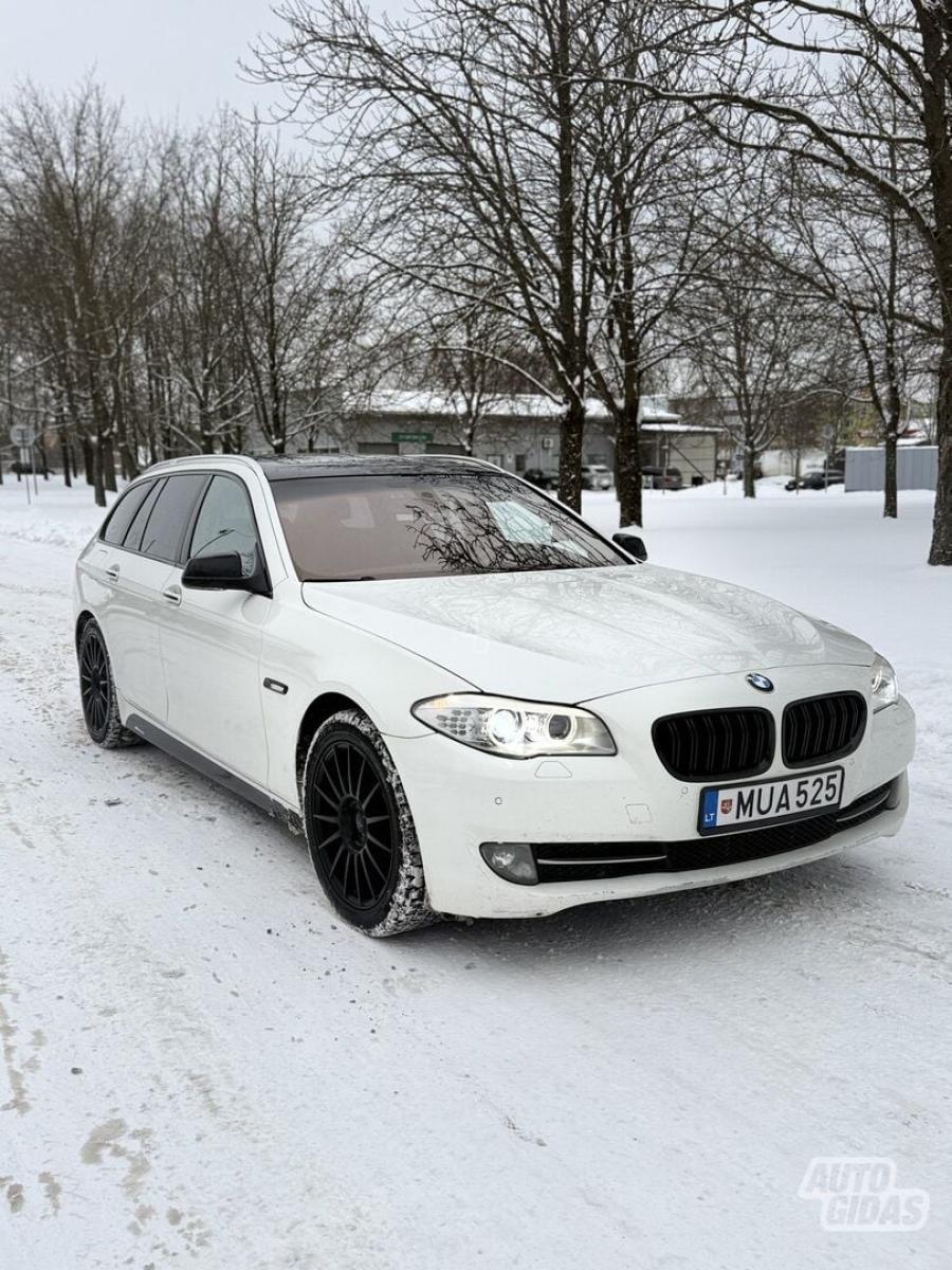 Balts BMW 525 2012 Panevēža, ar dzinēja tilpumu 2.00 L un nobraukumu 383 tūkst. km par 7500 €, foto 3 vietnē AUTOMOTO.COM.LV