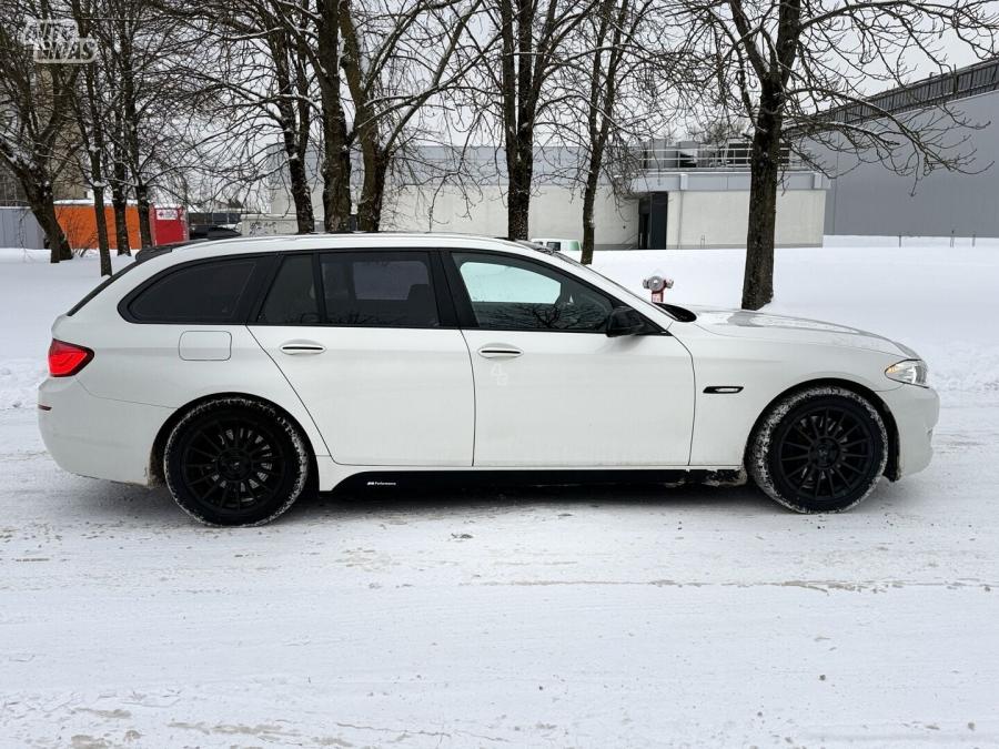 Balts BMW 525 2012 Panevēža, ar dzinēja tilpumu 2.00 L un nobraukumu 383 tūkst. km par 7500 €, foto 4 vietnē AUTOMOTO.COM.LV