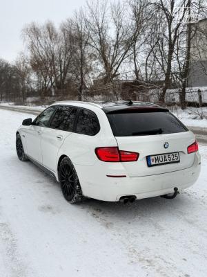 Balts BMW 525 2012 Panevēža, ar dzinēja tilpumu 2.00 L un nobraukumu 383 tūkst. km par 7500 €, foto 7 vietnē AUTOMOTO.COM.LV