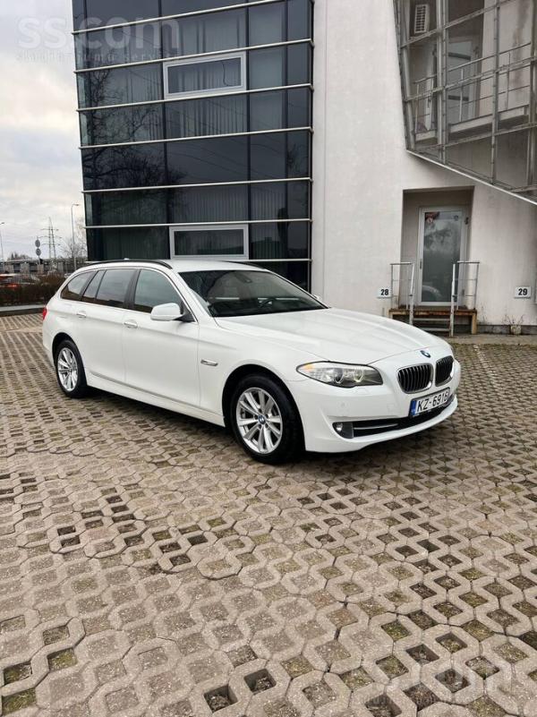 White BMW 525 2012 in Riga, with an engine capacity of 2.00 L and mileage of 300 thousand km for 7950 €, photo 1 on AUTOMOTO.COM.LV