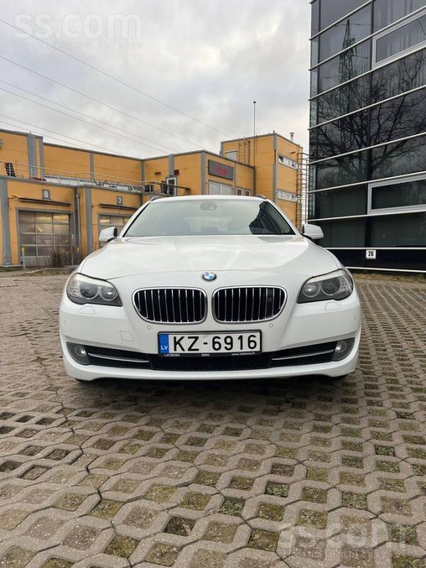 White BMW 525 2012 in Riga, with an engine capacity of 2.00 L and mileage of 300 thousand km for 7950 €, photo 5 on AUTOMOTO.COM.LV