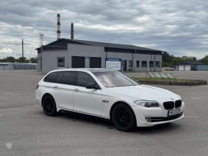 Balts BMW 525 2012 Panevēža, ar dzinēja tilpumu 2.00 L un nobraukumu 391 tūkst. km par 5800 €, foto 4 vietnē AUTOMOTO.COM.LV