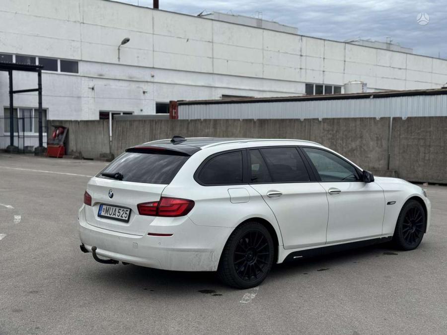 Balts BMW 525 2012 Panevēža, ar dzinēja tilpumu 2.00 L un nobraukumu 391 tūkst. km par 5800 €, foto 6 vietnē AUTOMOTO.COM.LV