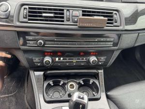 Balts BMW 525 2012 Panevēža, ar dzinēja tilpumu 2.00 L un nobraukumu 391 tūkst. km par 5800 €, foto 18 vietnē AUTOMOTO.COM.LV