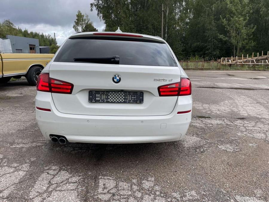 White BMW 525 2012 in Siauliai, with an engine capacity of 2.00 L and mileage of 332 thousand km for 7250 €, photo 5 on AUTOMOTO.COM.LV