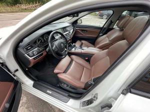 White BMW 525 2012 in Siauliai, with an engine capacity of 2.00 L and mileage of 332 thousand km for 7250 €, photo 14 on AUTOMOTO.COM.LV