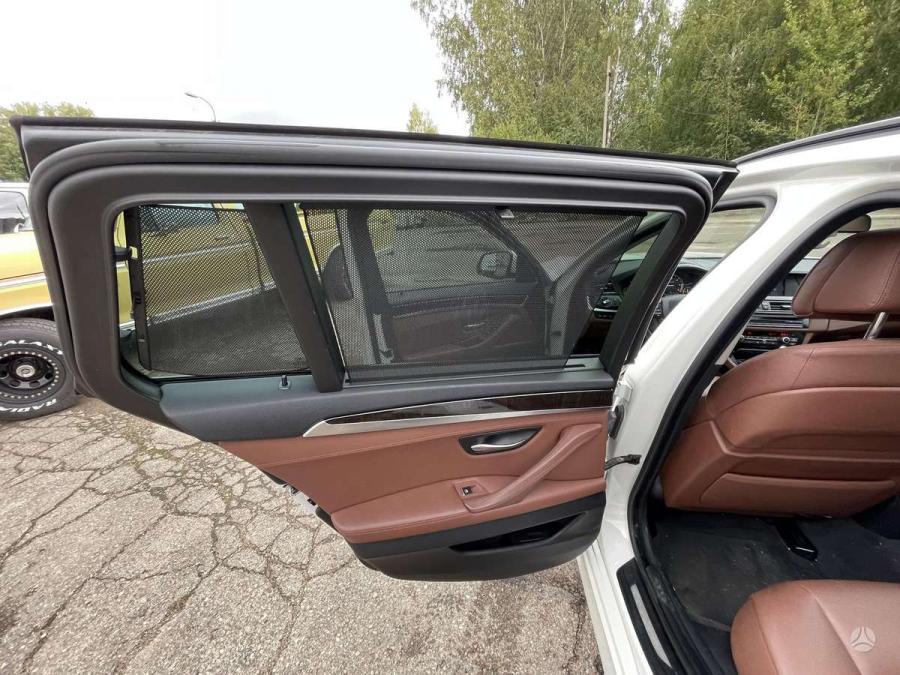 White BMW 525 2012 in Siauliai, with an engine capacity of 2.00 L and mileage of 332 thousand km for 7250 €, photo 23 on AUTOMOTO.COM.LV