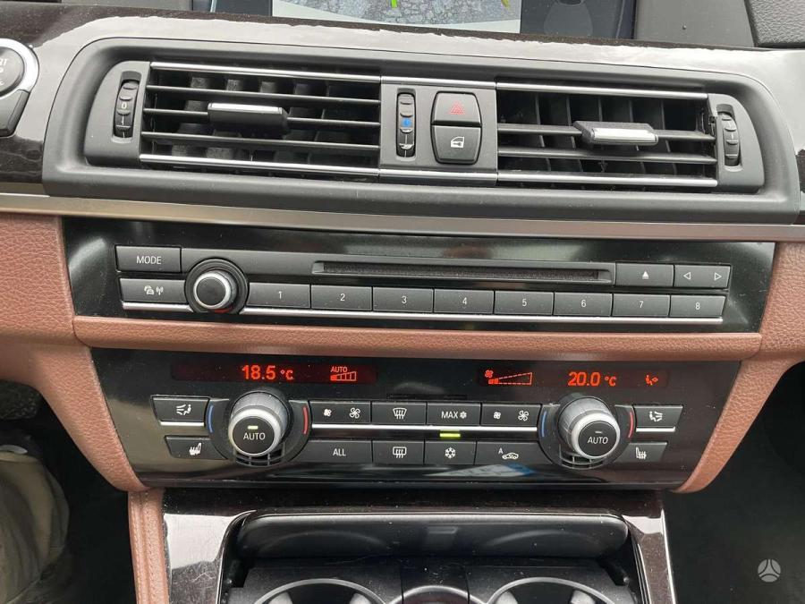 White BMW 525 2012 in Siauliai, with an engine capacity of 2.00 L and mileage of 332 thousand km for 7250 €, photo 28 on AUTOMOTO.COM.LV