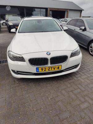 White BMW 525 2012 in Siauliai, with an engine capacity of 2.00 L and mileage of 332 thousand km for 7250 €, photo 38 on AUTOMOTO.COM.LV