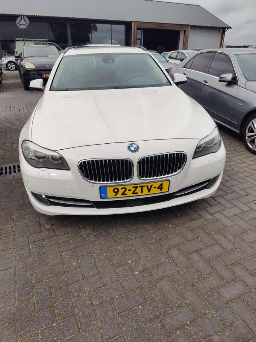 White BMW 525 2012 in Siauliai, with an engine capacity of 2.00 L and mileage of 332 thousand km for 7250 €, photo 38 on AUTOMOTO.COM.LV