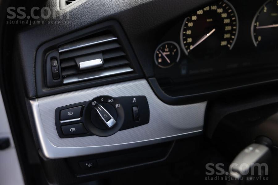 Balts BMW 525 2012 Rīga, ar dzinēja tilpumu 2.00 L un nobraukumu 271 tūkst. km par 8990 €, foto 14 vietnē AUTOMOTO.COM.LV