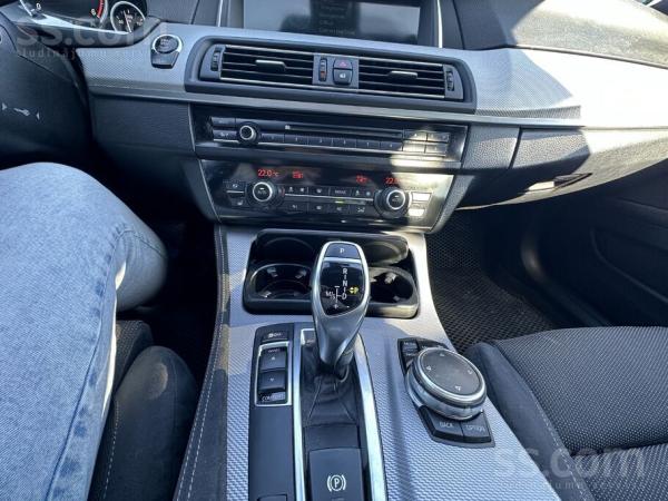 White BMW 525 2013 in Rezekne, with an engine capacity of 2.00 L and mileage of 255 thousand km for 10200 €, photo 8 on AUTOMOTO.COM.LV