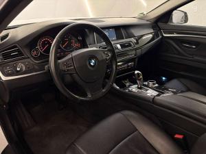 White BMW 525 2013 in Marijampole, with an engine capacity of 2.00 L and mileage of 330 thousand km for 8450 €, photo 3 on AUTOMOTO.COM.LV