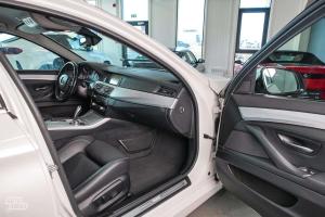 Balts BMW 525 2014 Marijampole, ar dzinēja tilpumu 2.00 L un nobraukumu 291 tūkst. km par 10950 €, foto 32 vietnē AUTOMOTO.COM.LV