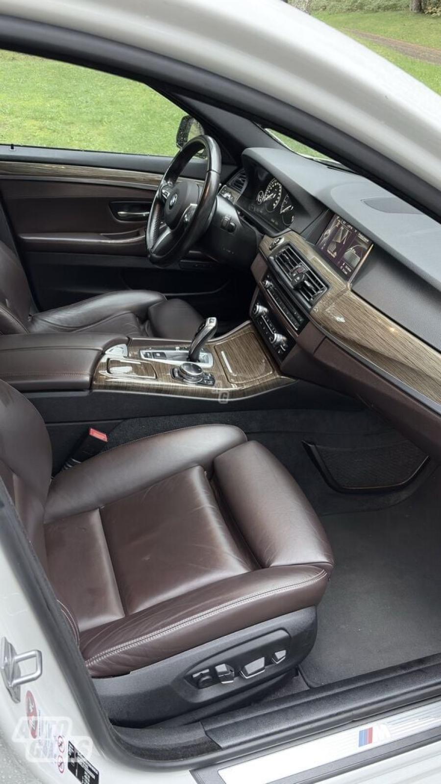 White BMW 525 2014 in Moletai, with an engine capacity of 2.00 L and mileage of 255 thousand km for 12500 €, photo 18 on AUTOMOTO.COM.LV