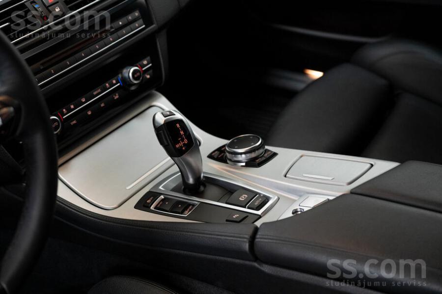 Balts BMW 525 2015 Rīga, ar dzinēja tilpumu 2.00 L un nobraukumu 146 tūkst. km par 17500 €, foto 32 vietnē AUTOMOTO.COM.LV