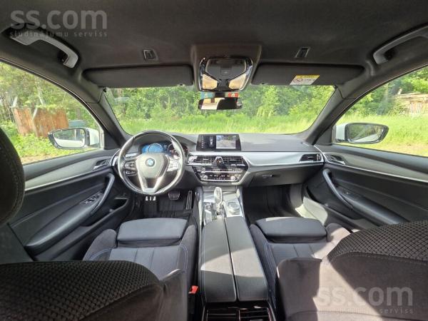 White BMW 525 2017 in Riga, with an engine capacity of 2.00 L and mileage of 191 thousand km for 17490 €, photo 3 on AUTOMOTO.COM.LV