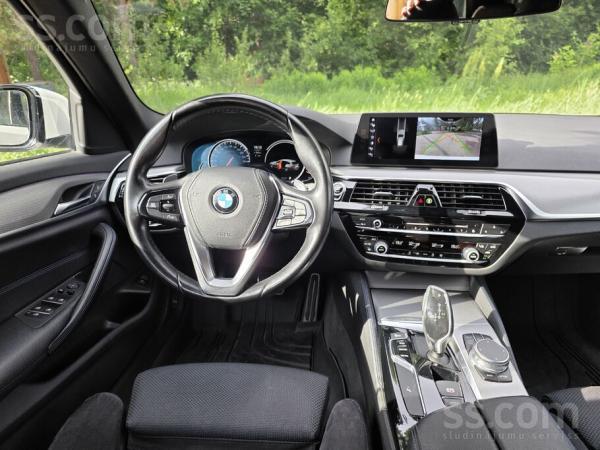 White BMW 525 2017 in Riga, with an engine capacity of 2.00 L and mileage of 191 thousand km for 17490 €, photo 4 on AUTOMOTO.COM.LV