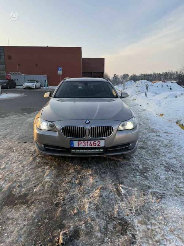 Yellow BMW 525 2013 in Kaunas, with an engine capacity of 2.00 L and mileage of 250 thousand km for 7700 €, photo 2 on AUTOMOTO.COM.LV