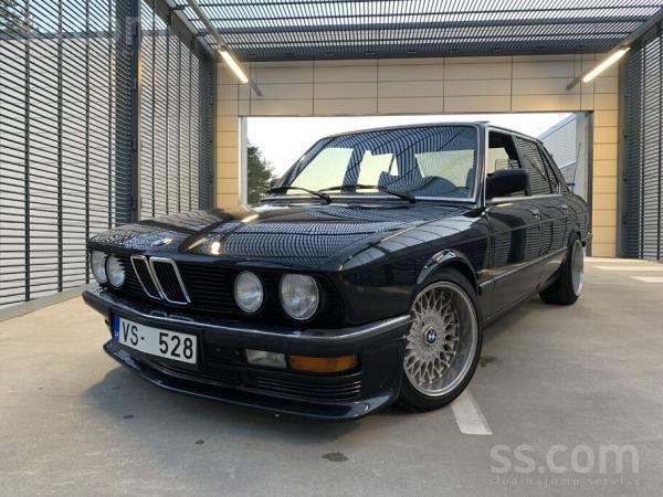 Melns BMW 528 1987 Rīga, ar dzinēja tilpumu 2.80 L un nobraukumu 259 tūkst. km par 14600 €, foto 4 vietnē AUTOMOTO.COM.LV