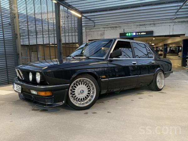 Melns BMW 528 1987 Rīga, ar dzinēja tilpumu 2.80 L un nobraukumu 259 tūkst. km par 14600 €, foto 9 vietnē AUTOMOTO.COM.LV